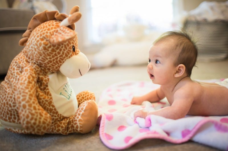 Tummy Time: Saiba como auxiliar o desenvolvimento do seu bebê - Dr. Luke
